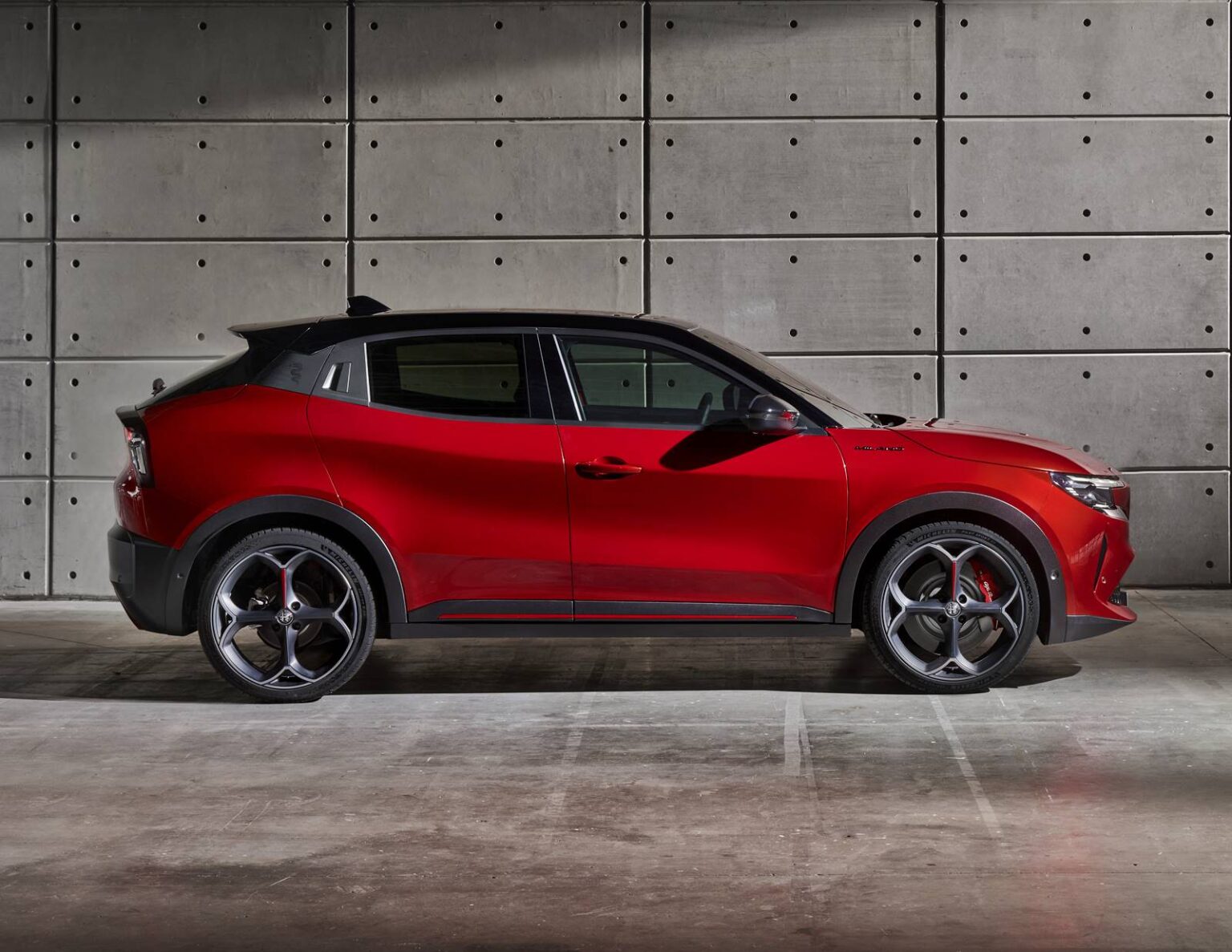 Alfa Romeo goes fully electric with new MILANO SUV