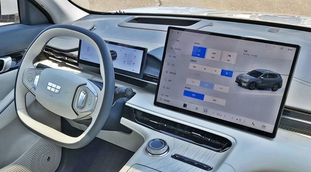 Brief driving impressions of the Geely E5 EV in Malaysia